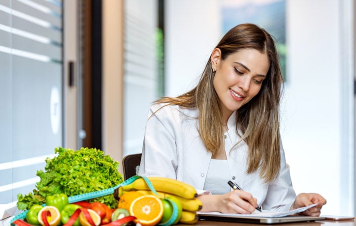 Exploring Careers: Nutrition Coach vs. Nutritionist